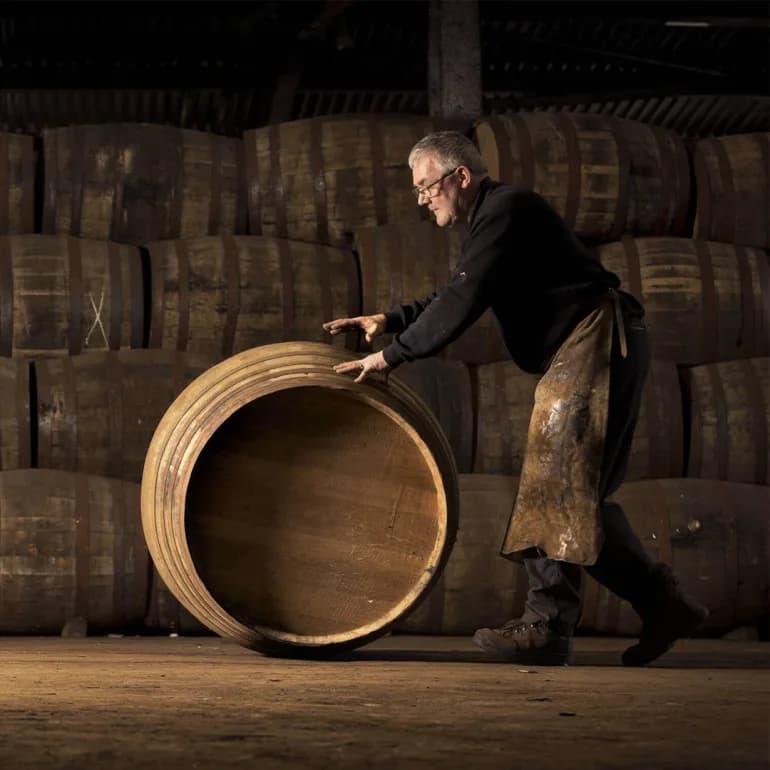 Smoky Black | Smoky Scotch Whisky | The Famous Grouse